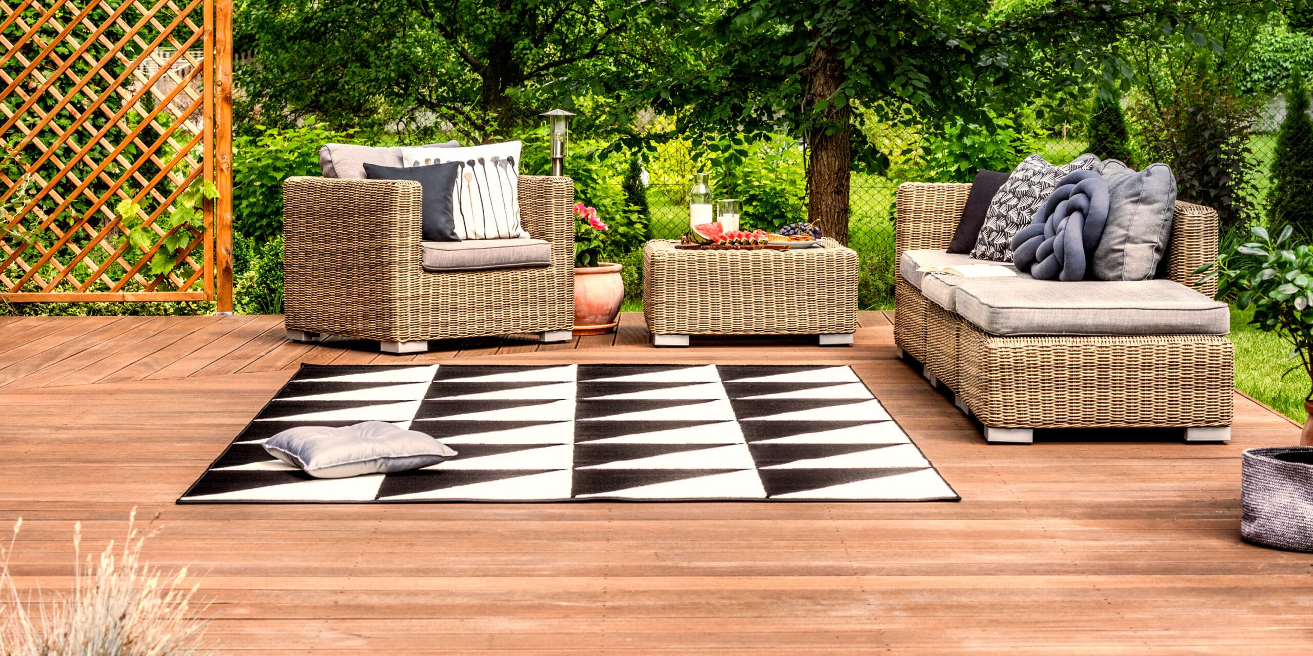 Keramische terrastegels houtlook: uitvoeringen & prijzen